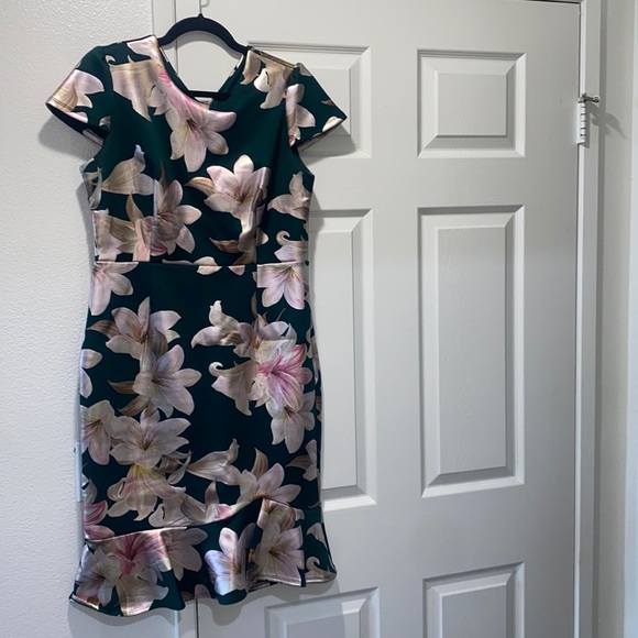 Enfocus Studio | Dresses | Enfocus Studio Metallic Floral Print Peplum ...